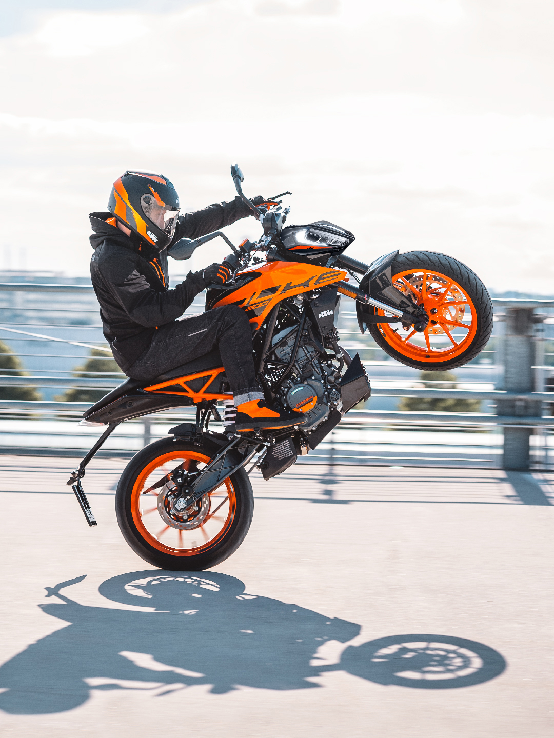 KTM 200 Duke Price - Images, Colours, Specifications | KTMIndia